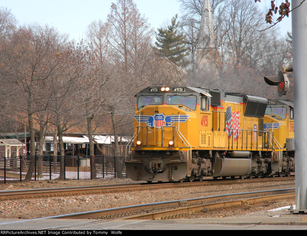 UP 4951 Leads the MASKC West